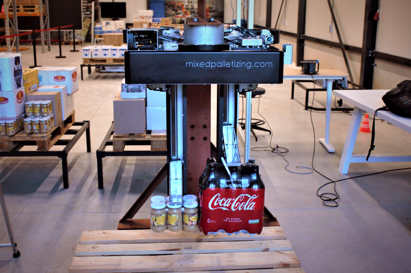 WSR Solutions – De experts in mixed case palletizing